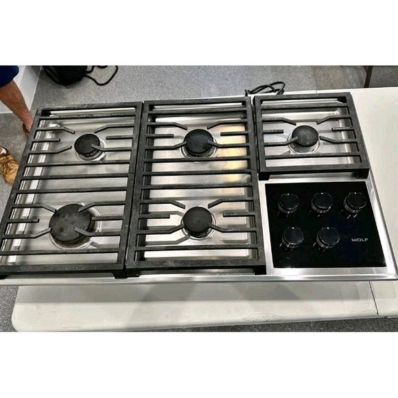 WOLF | Kitchen | Wolf 36 Professional Gas Cooktop With 5 Burners Red ...